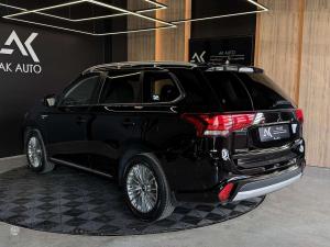 Melns Mitsubishi Outlander 2016 Kauņa, ar dzinēja tilpumu 2.00 L un nobraukumu 186 tūkst. km par 13990 €, foto 9 vietnē AUTOMOTO.COM.LV
