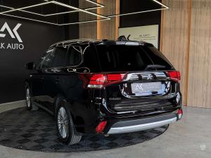 Melns Mitsubishi Outlander 2016 Kauņa, ar dzinēja tilpumu 2.00 L un nobraukumu 186 tūkst. km par 13990 €, foto 10 vietnē AUTOMOTO.COM.LV