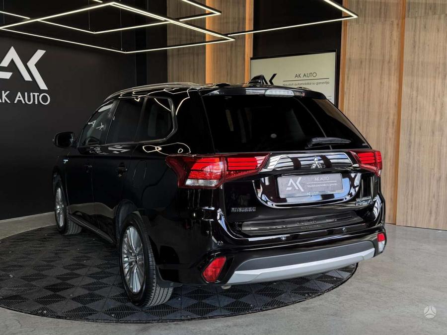Melns Mitsubishi Outlander 2016 Kauņa, ar dzinēja tilpumu 2.00 L un nobraukumu 186 tūkst. km par 13990 €, foto 10 vietnē AUTOMOTO.COM.LV