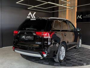 Melns Mitsubishi Outlander 2016 Kauņa, ar dzinēja tilpumu 2.00 L un nobraukumu 186 tūkst. km par 13990 €, foto 12 vietnē AUTOMOTO.COM.LV