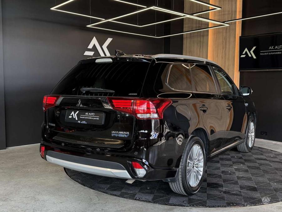 Melns Mitsubishi Outlander 2016 Kauņa, ar dzinēja tilpumu 2.00 L un nobraukumu 186 tūkst. km par 13990 €, foto 12 vietnē AUTOMOTO.COM.LV