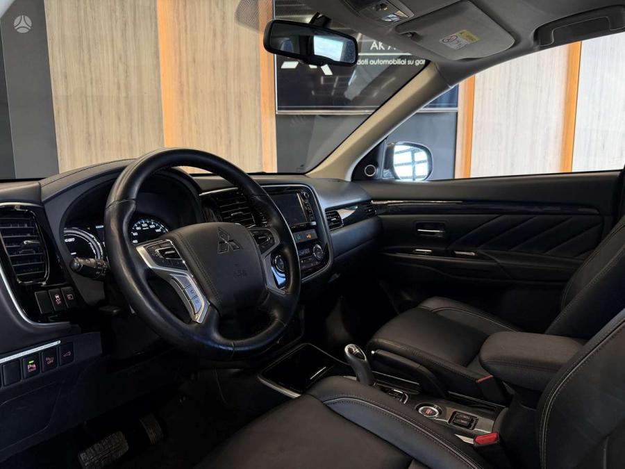 Melns Mitsubishi Outlander 2016 Kauņa, ar dzinēja tilpumu 2.00 L un nobraukumu 186 tūkst. km par 13990 €, foto 14 vietnē AUTOMOTO.COM.LV