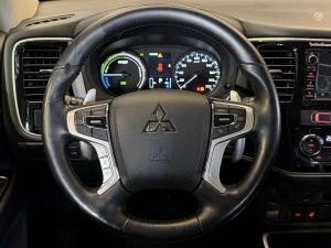 Melns Mitsubishi Outlander 2016 Kauņa, ar dzinēja tilpumu 2.00 L un nobraukumu 186 tūkst. km par 13990 €, foto 15 vietnē AUTOMOTO.COM.LV