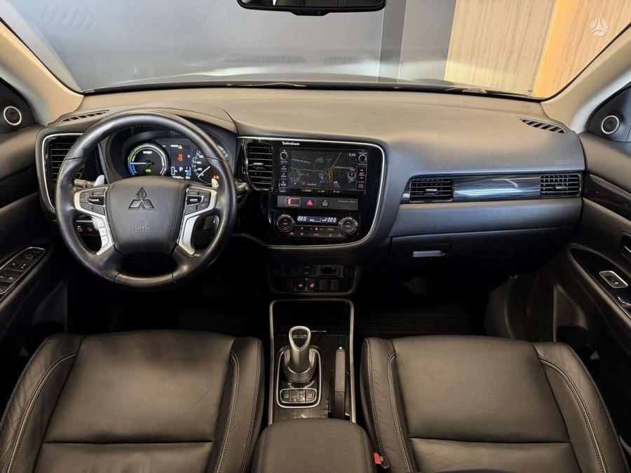 Melns Mitsubishi Outlander 2016 Kauņa, ar dzinēja tilpumu 2.00 L un nobraukumu 186 tūkst. km par 13990 €, foto 17 vietnē AUTOMOTO.COM.LV