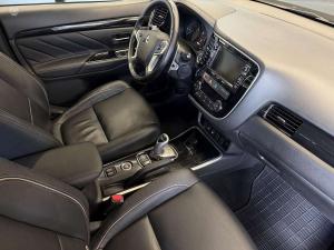 Melns Mitsubishi Outlander 2016 Kauņa, ar dzinēja tilpumu 2.00 L un nobraukumu 186 tūkst. km par 13990 €, foto 18 vietnē AUTOMOTO.COM.LV