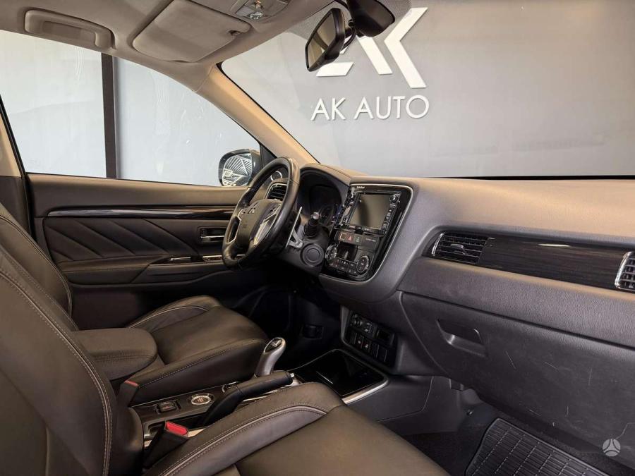 Melns Mitsubishi Outlander 2016 Kauņa, ar dzinēja tilpumu 2.00 L un nobraukumu 186 tūkst. km par 13990 €, foto 19 vietnē AUTOMOTO.COM.LV