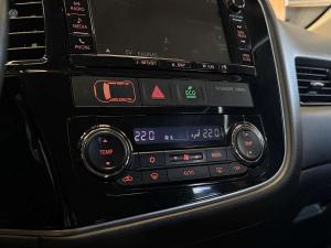 Melns Mitsubishi Outlander 2016 Kauņa, ar dzinēja tilpumu 2.00 L un nobraukumu 186 tūkst. km par 13990 €, foto 23 vietnē AUTOMOTO.COM.LV