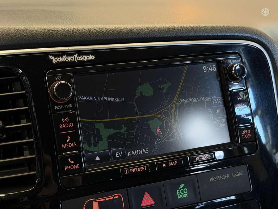 Melns Mitsubishi Outlander 2016 Kauņa, ar dzinēja tilpumu 2.00 L un nobraukumu 186 tūkst. km par 13990 €, foto 33 vietnē AUTOMOTO.COM.LV