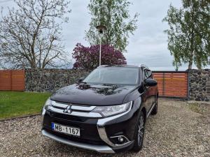 Melns Mitsubishi Outlander 2016 Marijampole, ar dzinēja tilpumu 2.00 L un nobraukumu 212 tūkst. km par 10800 €, foto  vietnē AUTOMOTO.COM.LV