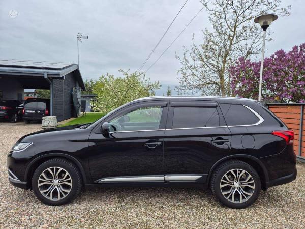 Melns Mitsubishi Outlander 2016 Marijampole, ar dzinēja tilpumu 2.00 L un nobraukumu 212 tūkst. km par 10800 €, foto 8 vietnē AUTOMOTO.COM.LV