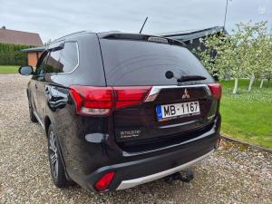 Melns Mitsubishi Outlander 2016 Marijampole, ar dzinēja tilpumu 2.00 L un nobraukumu 212 tūkst. km par 10800 €, foto 12 vietnē AUTOMOTO.COM.LV