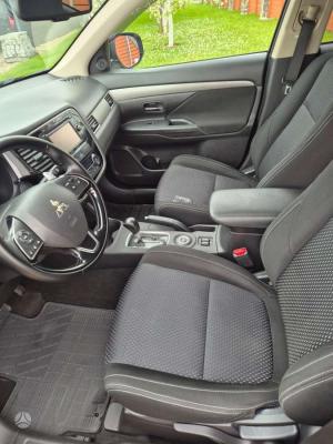 Melns Mitsubishi Outlander 2016 Marijampole, ar dzinēja tilpumu 2.00 L un nobraukumu 212 tūkst. km par 10800 €, foto 14 vietnē AUTOMOTO.COM.LV