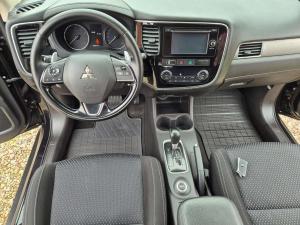 Melns Mitsubishi Outlander 2016 Marijampole, ar dzinēja tilpumu 2.00 L un nobraukumu 212 tūkst. km par 10800 €, foto 17 vietnē AUTOMOTO.COM.LV