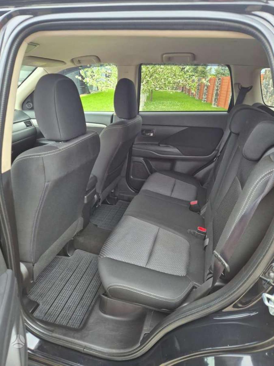 Melns Mitsubishi Outlander 2016 Marijampole, ar dzinēja tilpumu 2.00 L un nobraukumu 212 tūkst. km par 10800 €, foto 20 vietnē AUTOMOTO.COM.LV