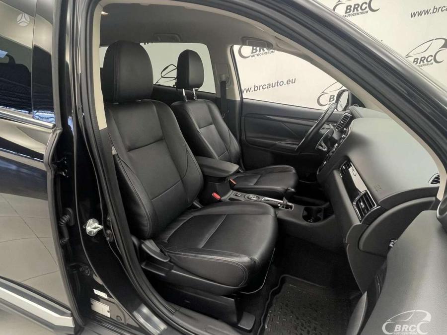 Black Mitsubishi Outlander 2016 in Vilnius, with an engine capacity of 2.00 L and mileage of 84 thousand km for 12000 €, photo 9 on AUTOMOTO.COM.LV