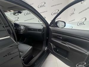 Black Mitsubishi Outlander 2016 in Vilnius, with an engine capacity of 2.00 L and mileage of 84 thousand km for 12000 €, photo 10 on AUTOMOTO.COM.LV