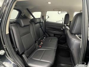 Black Mitsubishi Outlander 2016 in Vilnius, with an engine capacity of 2.00 L and mileage of 84 thousand km for 12000 €, photo 13 on AUTOMOTO.COM.LV