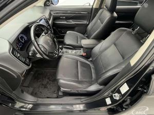 Black Mitsubishi Outlander 2016 in Vilnius, with an engine capacity of 2.00 L and mileage of 84 thousand km for 12000 €, photo 23 on AUTOMOTO.COM.LV