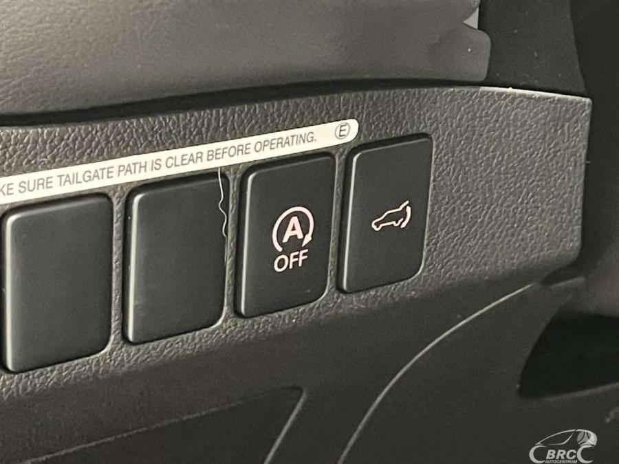 Black Mitsubishi Outlander 2016 in Vilnius, with an engine capacity of 2.00 L and mileage of 84 thousand km for 12000 €, photo 29 on AUTOMOTO.COM.LV