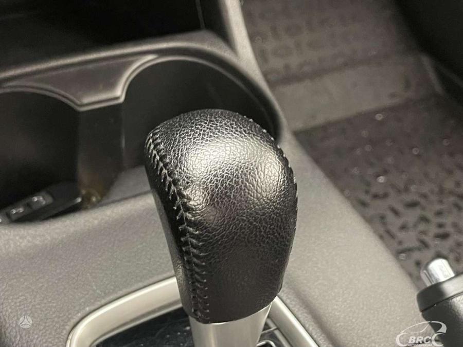 Black Mitsubishi Outlander 2016 in Vilnius, with an engine capacity of 2.00 L and mileage of 84 thousand km for 12000 €, photo 31 on AUTOMOTO.COM.LV