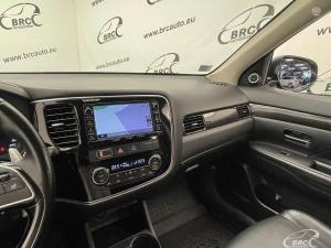 Black Mitsubishi Outlander 2016 in Vilnius, with an engine capacity of 2.00 L and mileage of 84 thousand km for 12000 €, photo 32 on AUTOMOTO.COM.LV