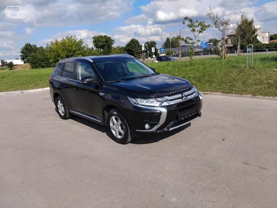 Melns Mitsubishi Outlander 2016 Palanga, ar dzinēja tilpumu 2.00 L un nobraukumu 167 tūkst. km par 12250 €, foto 4 vietnē AUTOMOTO.COM.LV