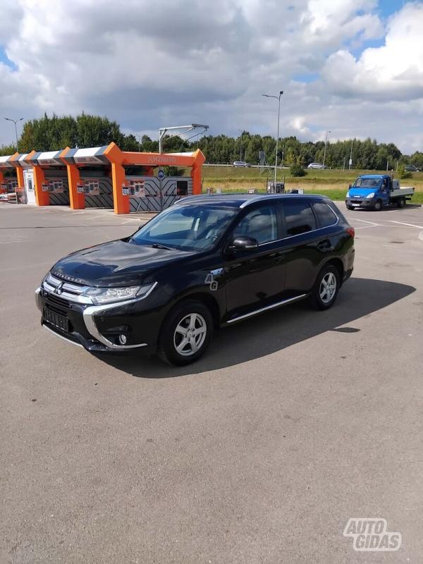 Melns Mitsubishi Outlander 2016 Palanga, ar dzinēja tilpumu 2.00 L un nobraukumu 167 tūkst. km par 12250 €, foto 1 vietnē AUTOMOTO.COM.LV