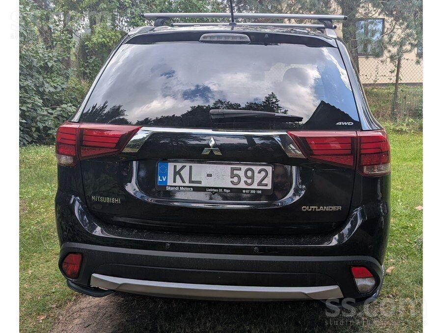 Melns Mitsubishi Outlander 2016 Rīga, ar dzinēja tilpumu 2.30 L un nobraukumu 119 tūkst. km par 13500 €, foto 4 vietnē AUTOMOTO.COM.LV