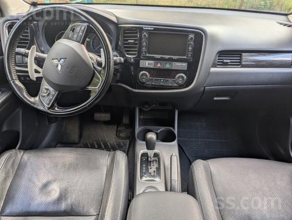 Melns Mitsubishi Outlander 2016 Rīga, ar dzinēja tilpumu 2.30 L un nobraukumu 119 tūkst. km par 13500 €, foto 6 vietnē AUTOMOTO.COM.LV