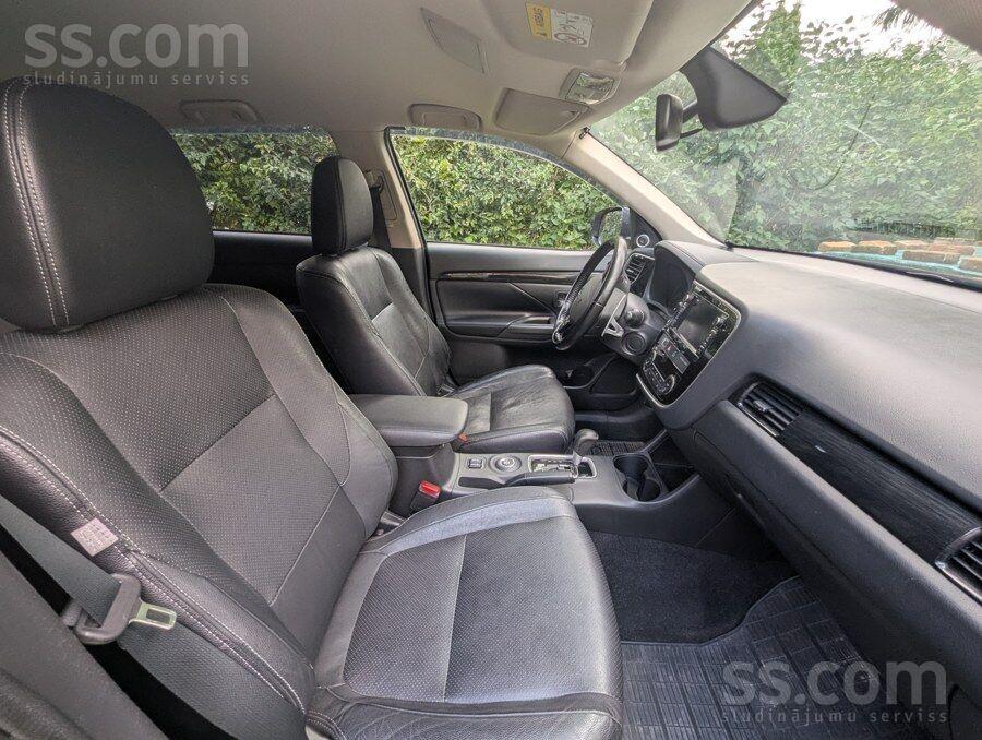 Melns Mitsubishi Outlander 2016 Rīga, ar dzinēja tilpumu 2.30 L un nobraukumu 119 tūkst. km par 13500 €, foto 7 vietnē AUTOMOTO.COM.LV