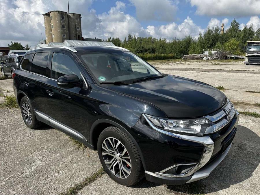 Melns Mitsubishi Outlander 2016 Šauļi, ar dzinēja tilpumu 2.20 L un nobraukumu 184 tūkst. km par 10500 €, foto 3 vietnē AUTOMOTO.COM.LV