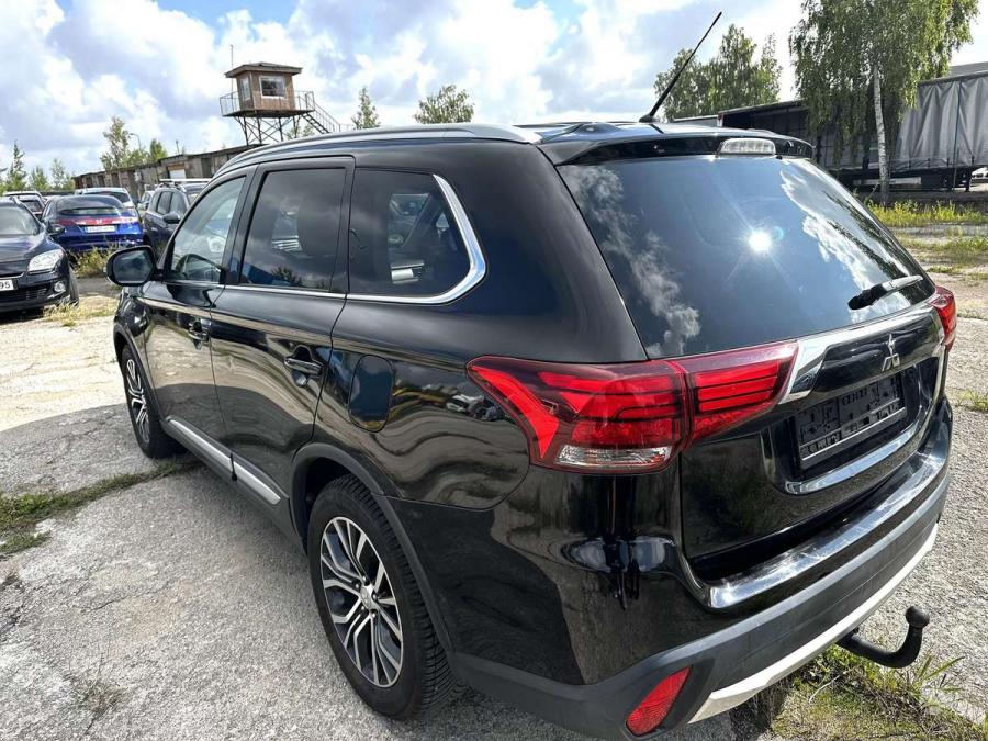Melns Mitsubishi Outlander 2016 Šauļi, ar dzinēja tilpumu 2.20 L un nobraukumu 184 tūkst. km par 10500 €, foto 5 vietnē AUTOMOTO.COM.LV