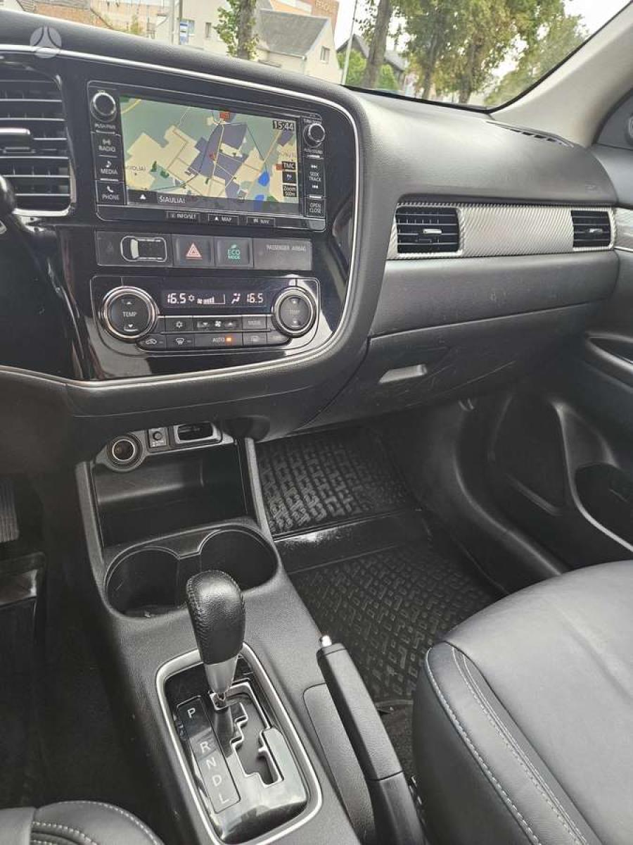Melns Mitsubishi Outlander 2016 Šauļi, ar dzinēja tilpumu 2.30 L un nobraukumu 185 tūkst. km par 11950 €, foto 18 vietnē AUTOMOTO.COM.LV