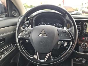 Melns Mitsubishi Outlander 2016 Šauļi, ar dzinēja tilpumu 2.30 L un nobraukumu 185 tūkst. km par 11950 €, foto 20 vietnē AUTOMOTO.COM.LV