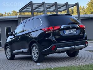 Melns Mitsubishi Outlander 2016 Jūrmala, ar dzinēja tilpumu 2.00 L un nobraukumu 0 tūkst. km par 8990 €, foto 4 vietnē AUTOMOTO.COM.LV