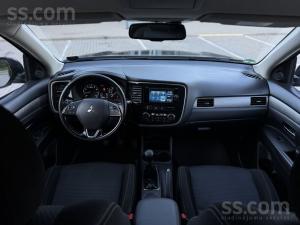 Melns Mitsubishi Outlander 2016 Jūrmala, ar dzinēja tilpumu 2.00 L un nobraukumu 0 tūkst. km par 8990 €, foto 11 vietnē AUTOMOTO.COM.LV