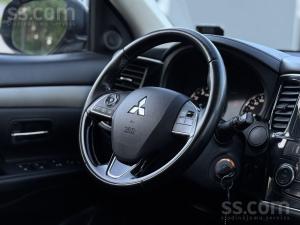 Melns Mitsubishi Outlander 2016 Jūrmala, ar dzinēja tilpumu 2.00 L un nobraukumu 0 tūkst. km par 8990 €, foto 13 vietnē AUTOMOTO.COM.LV