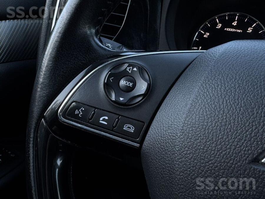 Melns Mitsubishi Outlander 2016 Jūrmala, ar dzinēja tilpumu 2.00 L un nobraukumu 0 tūkst. km par 8990 €, foto 16 vietnē AUTOMOTO.COM.LV