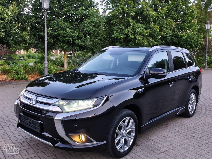 Melns Mitsubishi Outlander 2016 Šauļi, ar dzinēja tilpumu 2.00 L un nobraukumu 300 tūkst. km par 11250 €, foto 5 vietnē AUTOMOTO.COM.LV