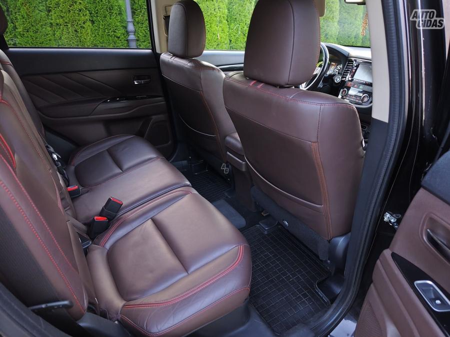 Melns Mitsubishi Outlander 2016 Šauļi, ar dzinēja tilpumu 2.00 L un nobraukumu 300 tūkst. km par 11250 €, foto 23 vietnē AUTOMOTO.COM.LV
