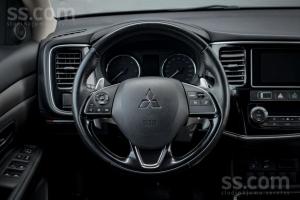 Black Mitsubishi Outlander 2017 in Riga, with an engine capacity of 2.30 L and mileage of 0 thousand km for 5200 €, photo 18 on AUTOMOTO.COM.LV