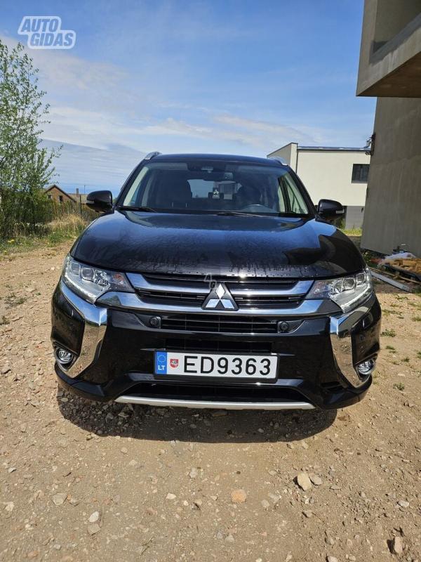Melns Mitsubishi Outlander 2017 Jonava, ar dzinēja tilpumu 2.00 L un nobraukumu 198 tūkst. km par 13500 €, foto 1 vietnē AUTOMOTO.COM.LV