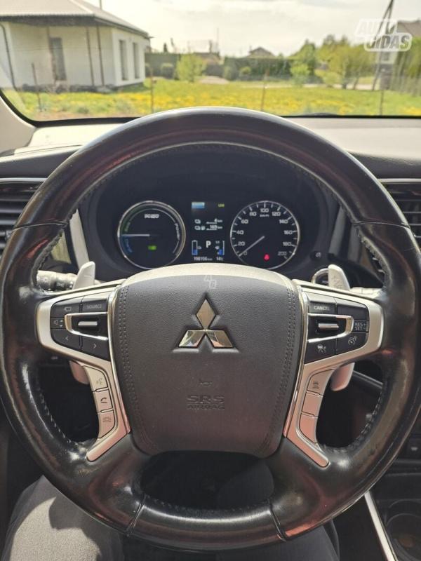 Melns Mitsubishi Outlander 2017 Jonava, ar dzinēja tilpumu 2.00 L un nobraukumu 198 tūkst. km par 13500 €, foto 7 vietnē AUTOMOTO.COM.LV
