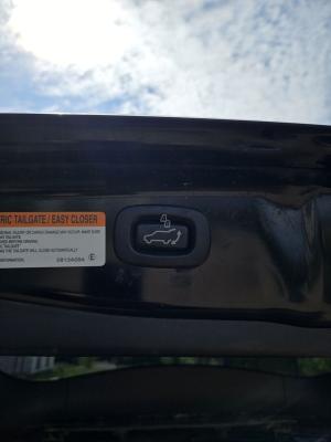 Black Mitsubishi Outlander 2017 in Jonava, with an engine capacity of 2.00 L and mileage of 198 thousand km for 13500 €, photo 17 on AUTOMOTO.COM.LV