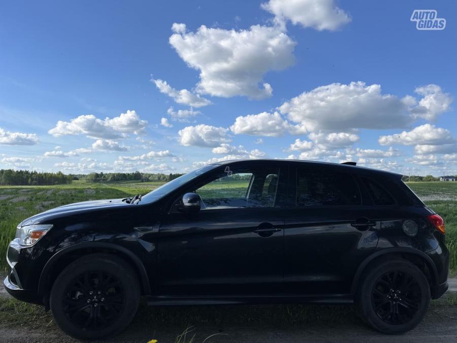 Melns Mitsubishi Outlander 2017 Viļņa, ar dzinēja tilpumu 2.00 L un nobraukumu 187 tūkst. km par 9700 €, foto 4 vietnē AUTOMOTO.COM.LV
