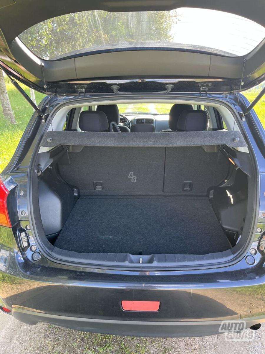 Melns Mitsubishi Outlander 2017 Viļņa, ar dzinēja tilpumu 2.00 L un nobraukumu 187 tūkst. km par 9700 €, foto 6 vietnē AUTOMOTO.COM.LV
