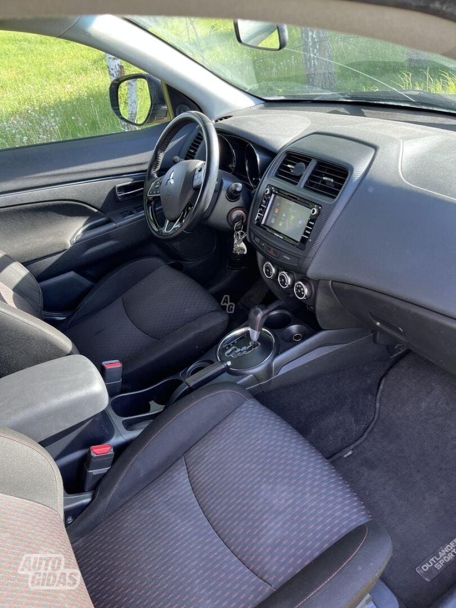Melns Mitsubishi Outlander 2017 Viļņa, ar dzinēja tilpumu 2.00 L un nobraukumu 187 tūkst. km par 9700 €, foto 9 vietnē AUTOMOTO.COM.LV