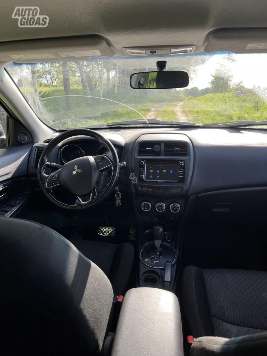 Melns Mitsubishi Outlander 2017 Viļņa, ar dzinēja tilpumu 2.00 L un nobraukumu 187 tūkst. km par 9700 €, foto 11 vietnē AUTOMOTO.COM.LV