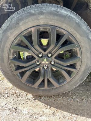 Melns Mitsubishi Outlander 2017 Viļņa, ar dzinēja tilpumu 2.00 L un nobraukumu 187 tūkst. km par 9700 €, foto 15 vietnē AUTOMOTO.COM.LV