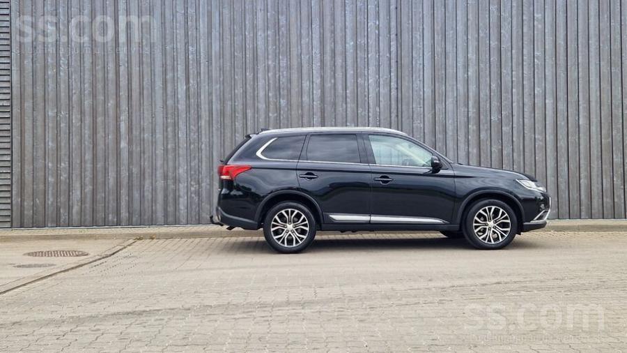 Melns Mitsubishi Outlander 2017 Jelgava, ar dzinēja tilpumu 2.30 L un nobraukumu 184 tūkst. km par 11250 €, foto 5 vietnē AUTOMOTO.COM.LV